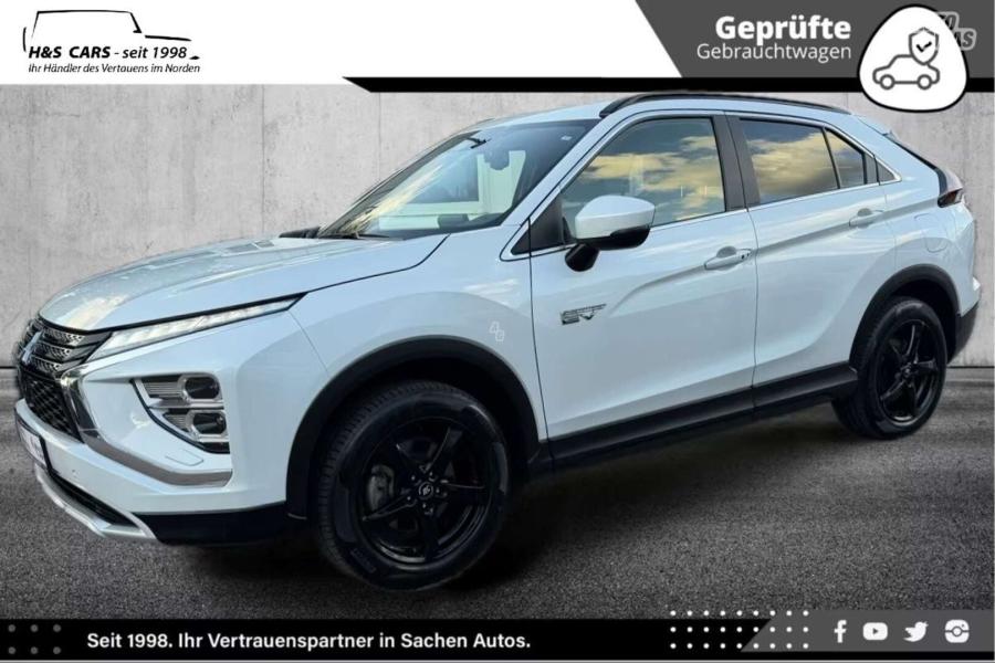 White Mitsubishi Eclipse Cross 2022 in Kaunas, with an engine capacity of 2.40 L and mileage of 25 thousand km for 22590 €, photo 3 on AUTOMOTO.COM.LV