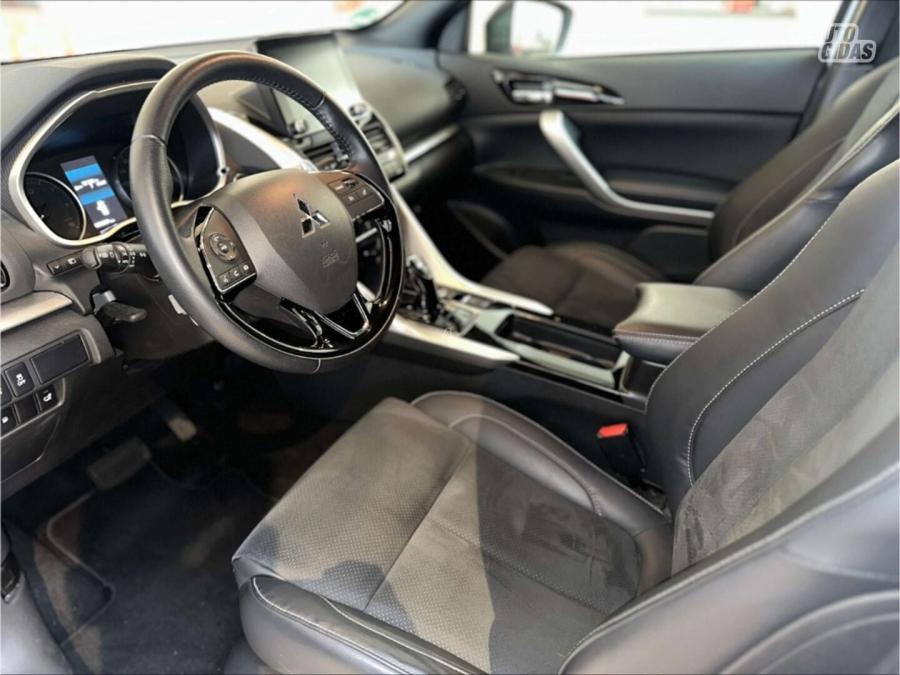 White Mitsubishi Eclipse Cross 2022 in Kaunas, with an engine capacity of 2.40 L and mileage of 26 thousand km for 26210 €, photo 7 on AUTOMOTO.COM.LV