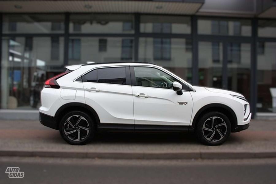 Balts Mitsubishi Eclipse Cross 2022 Kauņa, ar dzinēja tilpumu 2.40 L un nobraukumu 57 tūkst. km par 22369 €, foto 7 vietnē AUTOMOTO.COM.LV