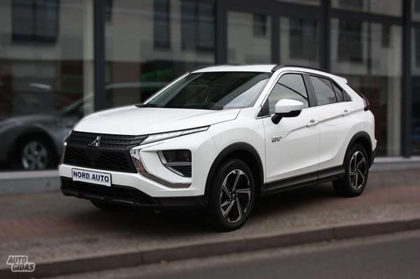 White Mitsubishi Eclipse Cross 2022 in Kaunas, with an engine capacity of 2.40 L and mileage of 57 thousand km for 22369 €, photo 2 on AUTOMOTO.COM.LV