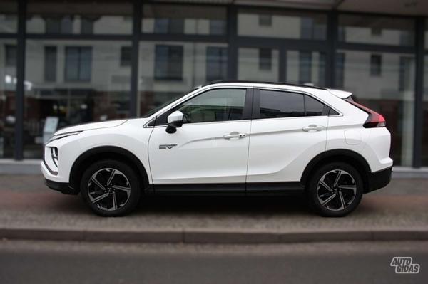 White Mitsubishi Eclipse Cross 2022 in Kaunas, with an engine capacity of 2.40 L and mileage of 57 thousand km for 22369 €, photo 6 on AUTOMOTO.COM.LV