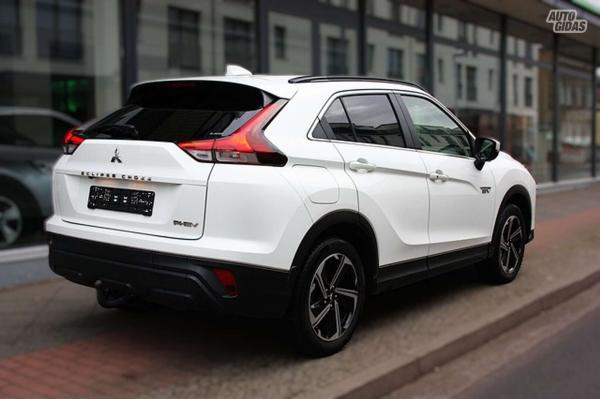 White Mitsubishi Eclipse Cross 2022 in Kaunas, with an engine capacity of 2.40 L and mileage of 57 thousand km for 22369 €, photo 10 on AUTOMOTO.COM.LV