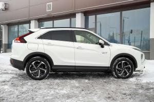 Balts Mitsubishi Eclipse Cross 2022 Viļņa, ar dzinēja tilpumu 2.36 L un nobraukumu 40 tūkst. km par 21950 €, foto 3 vietnē AUTOMOTO.COM.LV