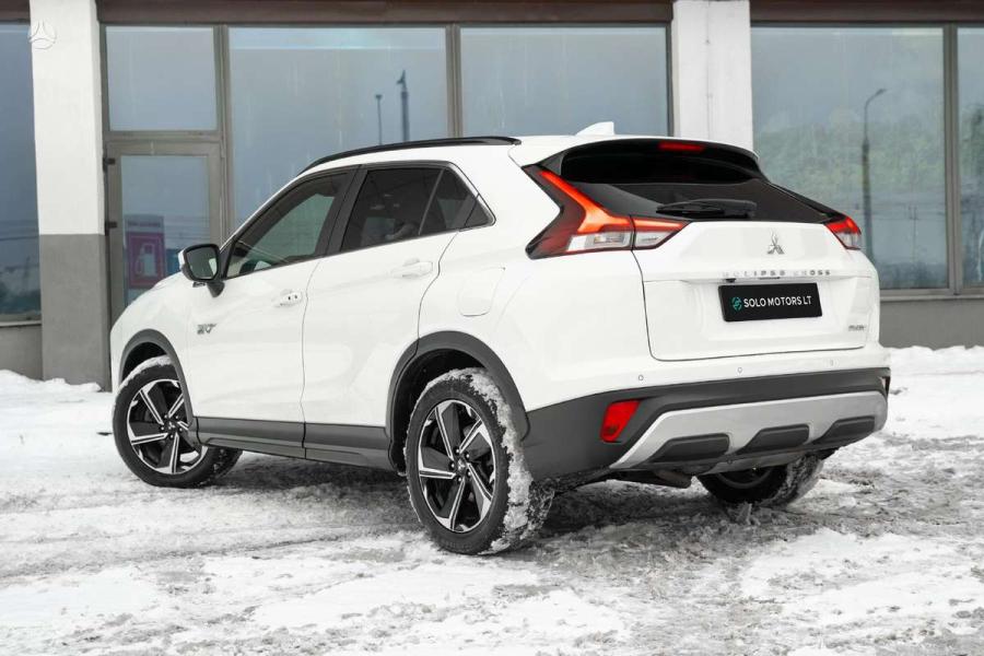 Balts Mitsubishi Eclipse Cross 2022 Viļņa, ar dzinēja tilpumu 2.36 L un nobraukumu 40 tūkst. km par 21950 €, foto 5 vietnē AUTOMOTO.COM.LV