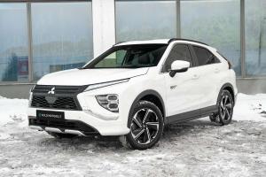 White Mitsubishi Eclipse Cross 2022 in Vilnius, with an engine capacity of 2.36 L and mileage of 40 thousand km for 21950 €, photo 7 on AUTOMOTO.COM.LV