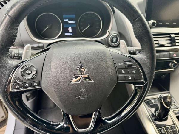 White Mitsubishi Eclipse Cross 2022 in Kaunas, with an engine capacity of 2.36 L and mileage of 99 thousand km for 20450 €, photo 8 on AUTOMOTO.COM.LV