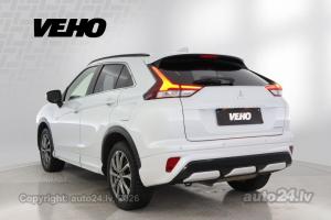 Balts Mitsubishi Eclipse Cross 2022 Tallina, ar dzinēja tilpumu 2.40 L un nobraukumu 51 tūkst. km par 23900 €, foto 4 vietnē AUTOMOTO.COM.LV
