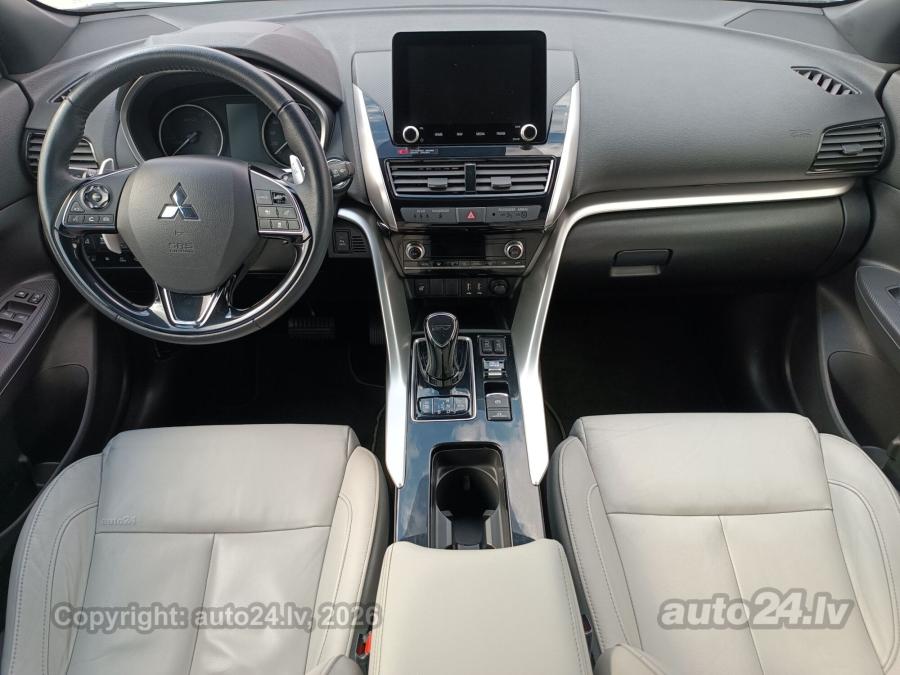 White Mitsubishi Eclipse Cross 2022 in Tallinn, with an engine capacity of 2.40 L and mileage of 80 thousand km for 26990 €, photo 6 on AUTOMOTO.COM.LV