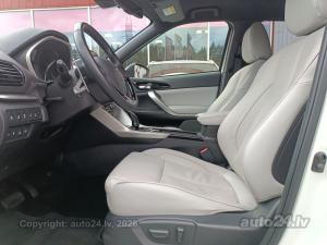 White Mitsubishi Eclipse Cross 2022 in Tallinn, with an engine capacity of 2.40 L and mileage of 80 thousand km for 26990 €, photo 8 on AUTOMOTO.COM.LV