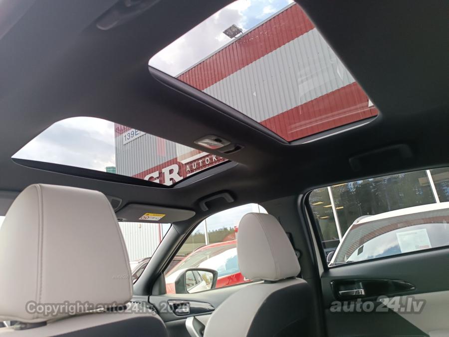 White Mitsubishi Eclipse Cross 2022 in Tallinn, with an engine capacity of 2.40 L and mileage of 80 thousand km for 26990 €, photo 10 on AUTOMOTO.COM.LV
