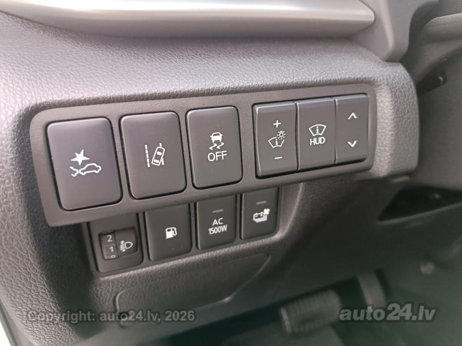 White Mitsubishi Eclipse Cross 2022 in Tallinn, with an engine capacity of 2.40 L and mileage of 80 thousand km for 26990 €, photo 15 on AUTOMOTO.COM.LV