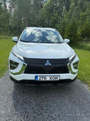 Balts Mitsubishi Eclipse Cross 2022 Tallina, ar dzinēja tilpumu 2.40 L un nobraukumu 45 tūkst. km par 18500 €, foto 3 vietnē AUTOMOTO.COM.LV