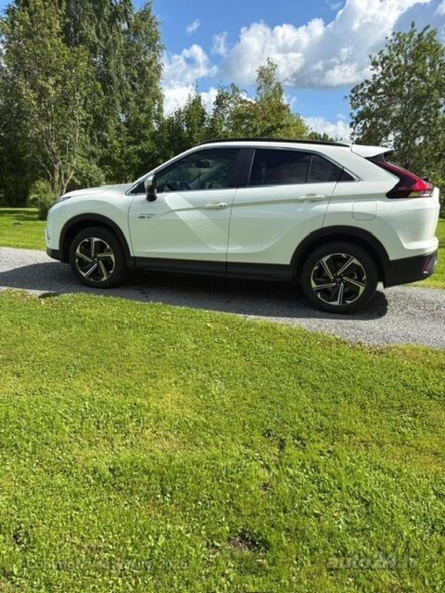 Balts Mitsubishi Eclipse Cross 2022 Tallina, ar dzinēja tilpumu 2.40 L un nobraukumu 45 tūkst. km par 18500 €, foto 6 vietnē AUTOMOTO.COM.LV