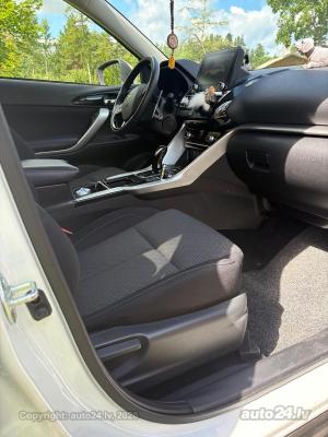 Balts Mitsubishi Eclipse Cross 2022 Tallina, ar dzinēja tilpumu 2.40 L un nobraukumu 45 tūkst. km par 18500 €, foto 8 vietnē AUTOMOTO.COM.LV