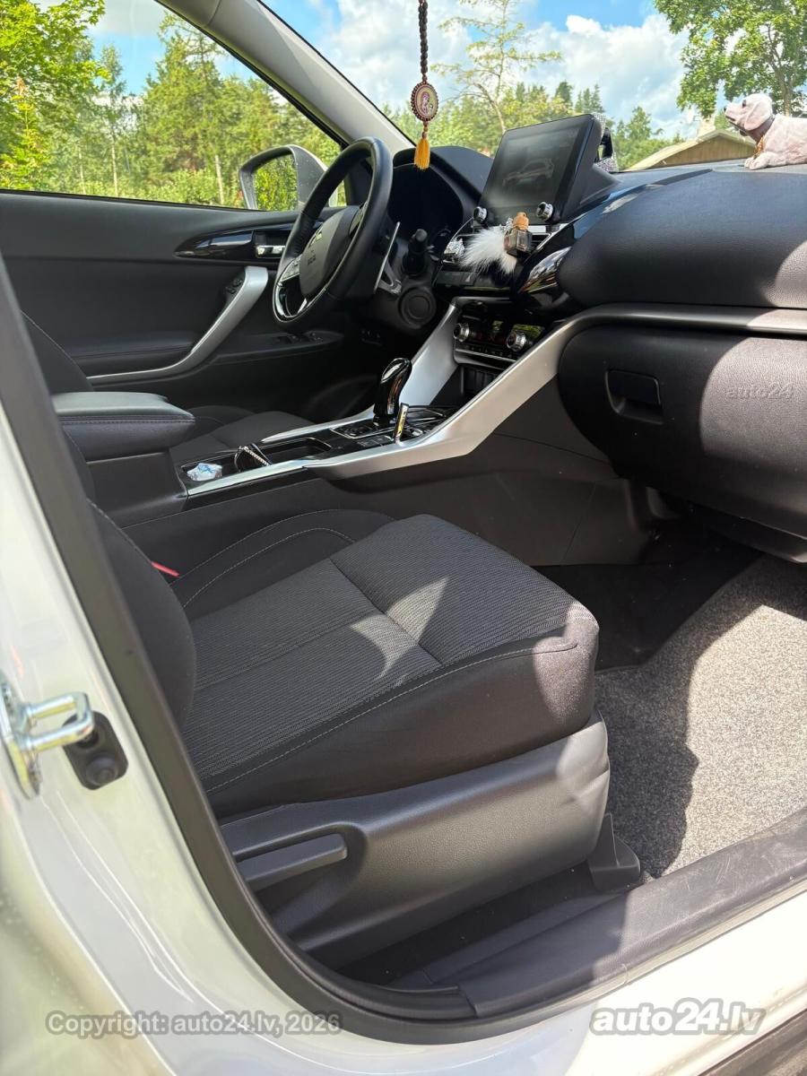 Balts Mitsubishi Eclipse Cross 2022 Tallina, ar dzinēja tilpumu 2.40 L un nobraukumu 45 tūkst. km par 18500 €, foto 8 vietnē AUTOMOTO.COM.LV