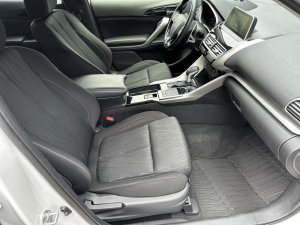 Mitsubishi Eclipse 2018 Viļņa, ar dzinēja tilpumu 1.50 L un nobraukumu 154 tūkst. km par 14750 €, foto 4 vietnē AUTOMOTO.COM.LV