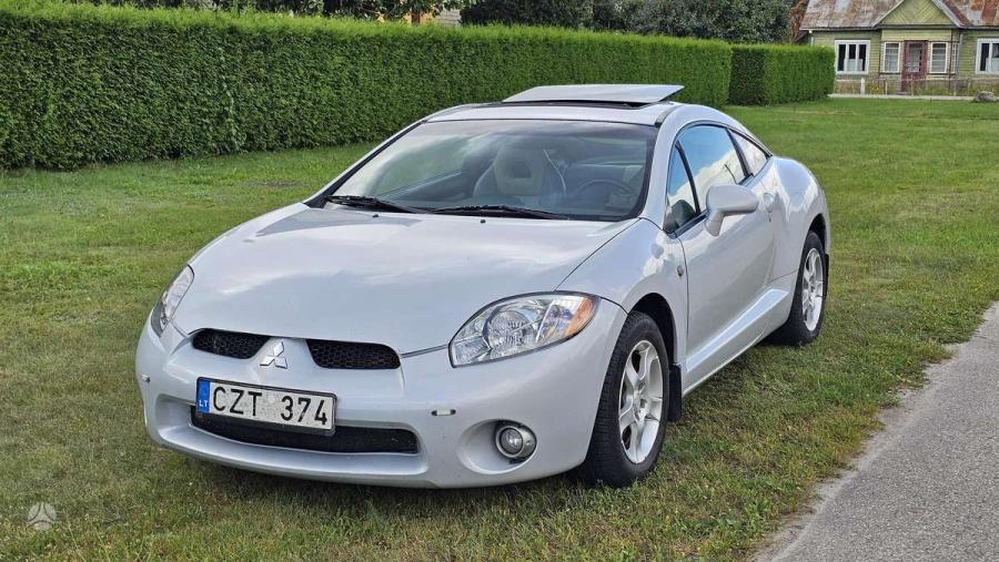 Pelēks Mitsubishi Eclipse 2006 Viļņa, ar dzinēja tilpumu 2.38 L un nobraukumu 166 tūkst. km par 3000 €, foto 1 vietnē AUTOMOTO.COM.LV