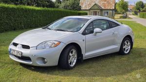 Pelēks Mitsubishi Eclipse 2006 Viļņa, ar dzinēja tilpumu 2.38 L un nobraukumu 166 tūkst. km par 3000 €, foto 3 vietnē AUTOMOTO.COM.LV