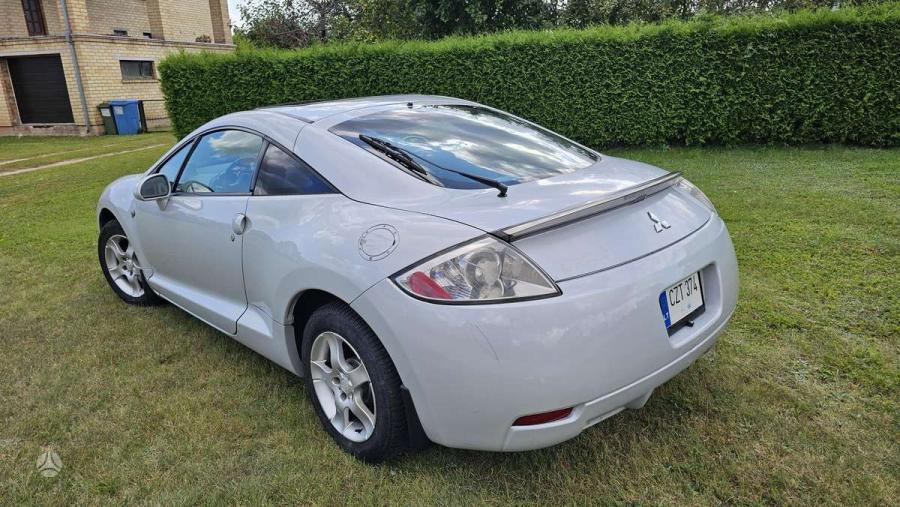 Pelēks Mitsubishi Eclipse 2006 Viļņa, ar dzinēja tilpumu 2.38 L un nobraukumu 166 tūkst. km par 3000 €, foto 5 vietnē AUTOMOTO.COM.LV