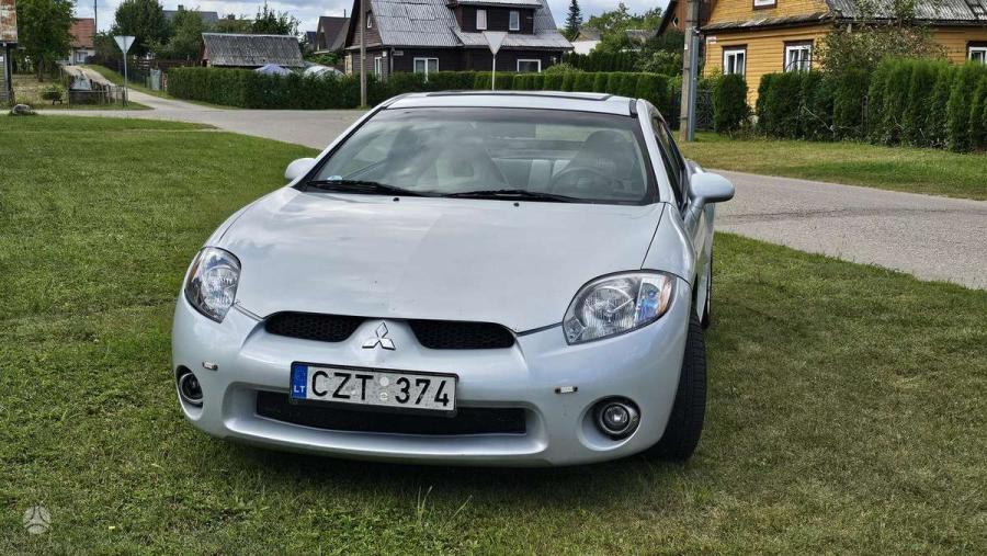 Pelēks Mitsubishi Eclipse 2006 Viļņa, ar dzinēja tilpumu 2.38 L un nobraukumu 166 tūkst. km par 3000 €, foto 9 vietnē AUTOMOTO.COM.LV