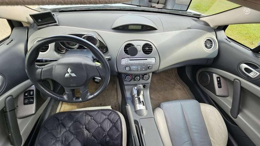 Pelēks Mitsubishi Eclipse 2006 Viļņa, ar dzinēja tilpumu 2.38 L un nobraukumu 166 tūkst. km par 3000 €, foto 11 vietnē AUTOMOTO.COM.LV