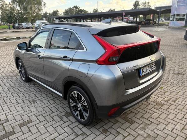 Pelēks Mitsubishi Eclipse 2022 Rīga, ar dzinēja tilpumu 1.50 L un nobraukumu 45 tūkst. km par 16500 €, foto 3 vietnē AUTOMOTO.COM.LV