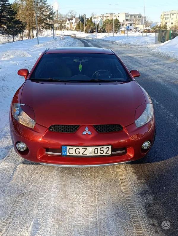 Red Mitsubishi Eclipse 2007 in Raseiniai, with an engine capacity of 2.35 L and mileage of 180 thousand km for 4500 €, photo 5 on AUTOMOTO.COM.LV