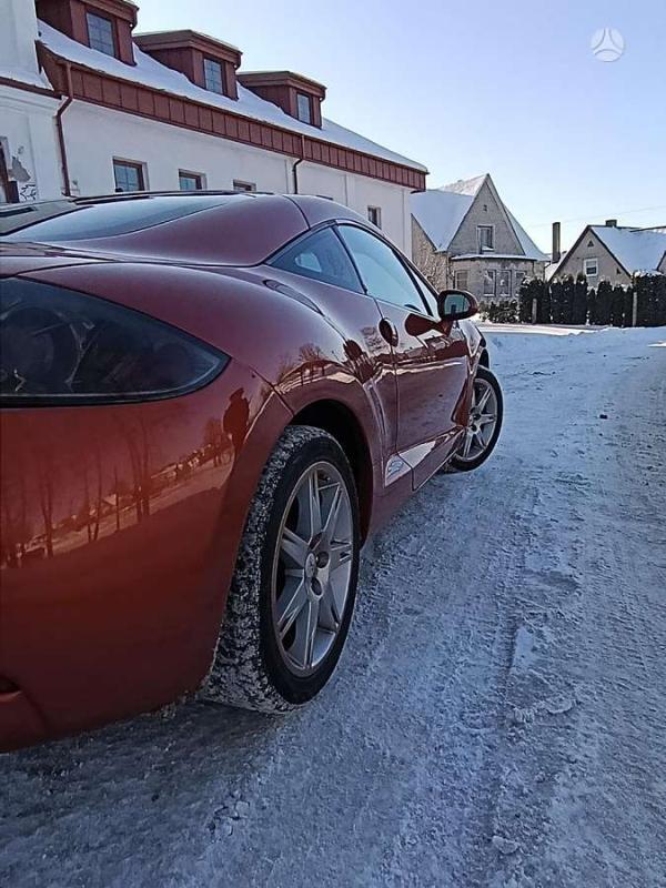 Red Mitsubishi Eclipse 2007 in Raseiniai, with an engine capacity of 2.35 L and mileage of 180 thousand km for 4500 €, photo 6 on AUTOMOTO.COM.LV
