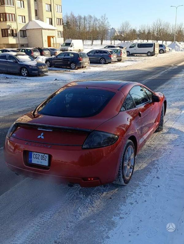 Red Mitsubishi Eclipse 2007 in Raseiniai, with an engine capacity of 2.35 L and mileage of 180 thousand km for 4500 €, photo 7 on AUTOMOTO.COM.LV