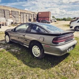 Sarkans Mitsubishi Eclipse 1994 Tallina, ar dzinēja tilpumu 2.00 L un nobraukumu 216 tūkst. km par 17000 €, foto 11 vietnē AUTOMOTO.COM.LV
