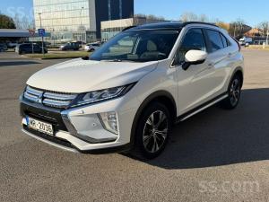 Белый Мицубиси Эклипс 2020 в Рига, объемом двигателя 1.50 л и пробегом 28 тыс. км за 16000 €, фото 5 на AUTOMOTO.COM.LV