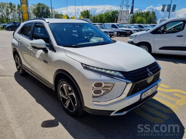Balts Mitsubishi Eclipse 2022 Rīga, ar dzinēja tilpumu 2.40 L un nobraukumu 70 tūkst. km par 18400 €, foto 3 vietnē AUTOMOTO.COM.LV
