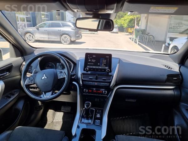 Balts Mitsubishi Eclipse 2022 Rīga, ar dzinēja tilpumu 2.40 L un nobraukumu 70 tūkst. km par 18400 €, foto 6 vietnē AUTOMOTO.COM.LV