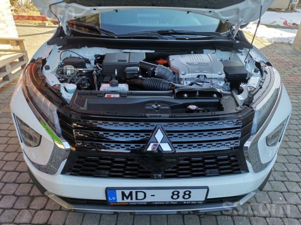 Balts Mitsubishi Eclipse 2022 Rīga, ar dzinēja tilpumu 2.40 L un nobraukumu 42 tūkst. km par 25900 €, foto 5 vietnē AUTOMOTO.COM.LV