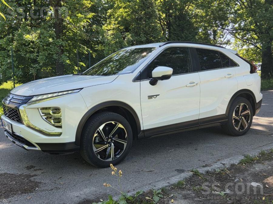 Balts Mitsubishi Eclipse 2022 Rīga, ar dzinēja tilpumu 2.40 L un nobraukumu 45 tūkst. km par 24500 €, foto 17 vietnē AUTOMOTO.COM.LV