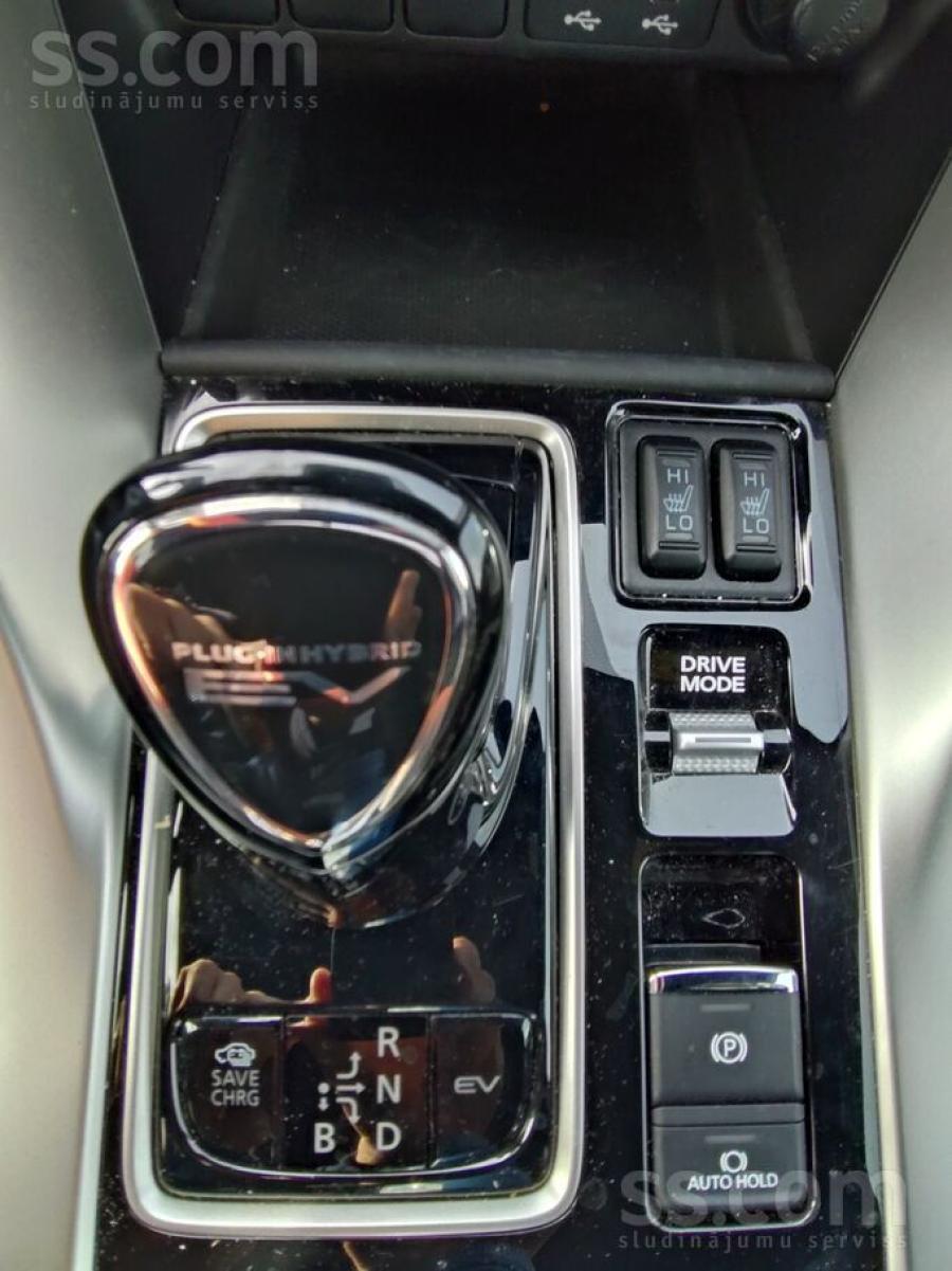 White Mitsubishi Eclipse 2025 in Riga, with an engine capacity of 2.40 L and mileage of 28 thousand km for 21990 €, photo 11 on AUTOMOTO.COM.LV