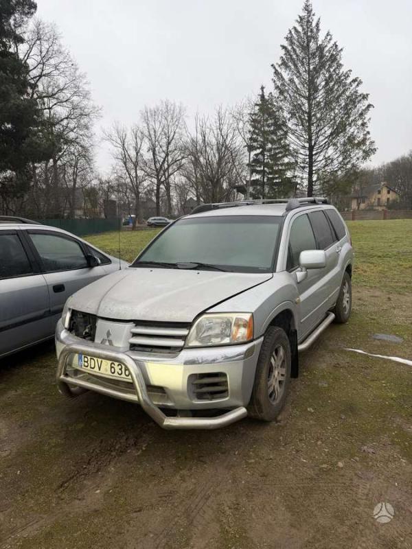 Pelēks Mitsubishi Endeavor 2005 Kauņa, ar dzinēja tilpumu 3.83 L un nobraukumu 165 tūkst. km par 899 €, foto 1 vietnē AUTOMOTO.COM.LV