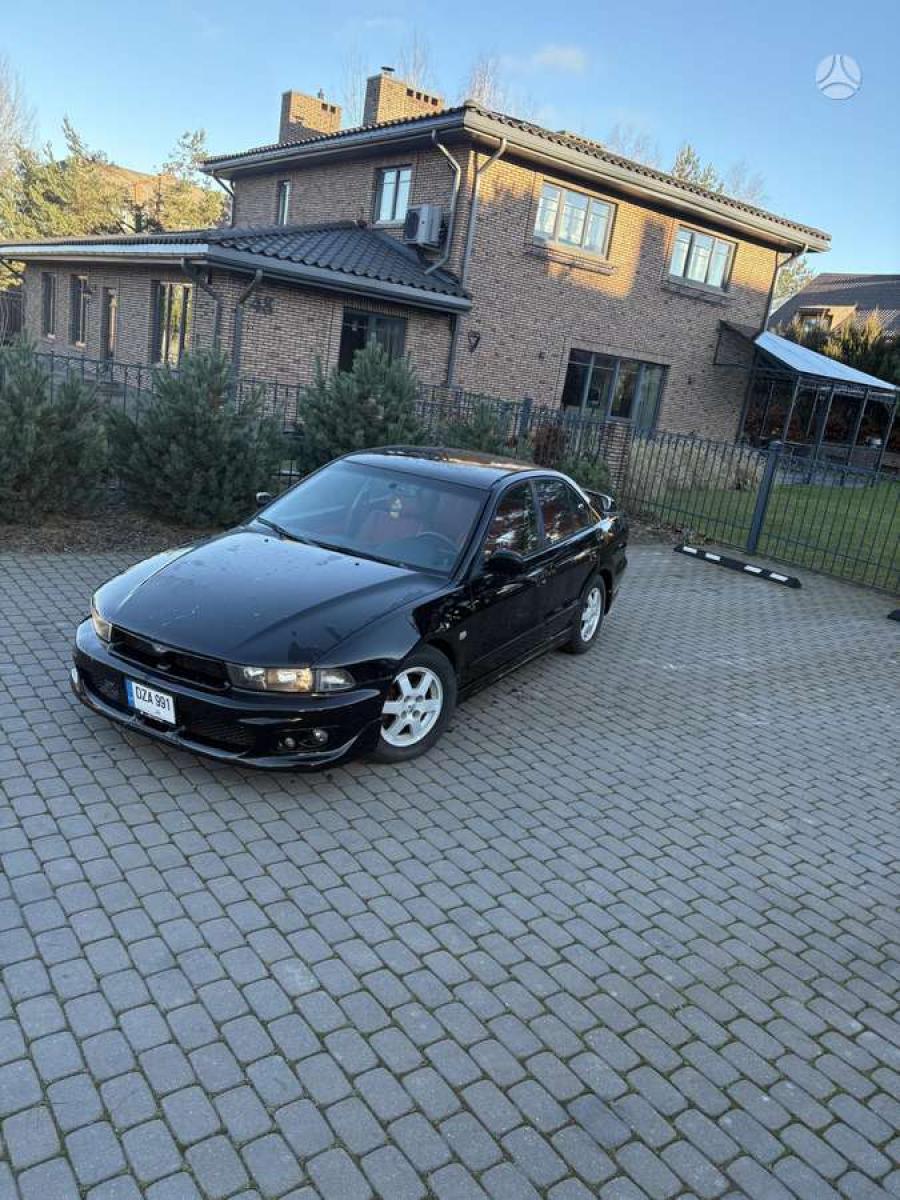 Black Mitsubishi Galant 2001 in Vilnius, with an engine capacity of 2.50 L and mileage of 22 thousand km for 2222 €, photo 1 on AUTOMOTO.COM.LV