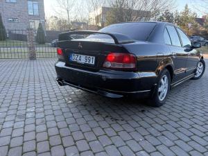 Melns Mitsubishi Galant 2001 Viļņa, ar dzinēja tilpumu 2.50 L un nobraukumu 220 tūkst. km par 2222 €, foto 6 vietnē AUTOMOTO.COM.LV