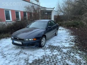 Zils Mitsubishi Galant 2000 Rīga, ar dzinēja tilpumu 2.40 L un nobraukumu 211 tūkst. km par 1900 €, foto  vietnē AUTOMOTO.COM.LV