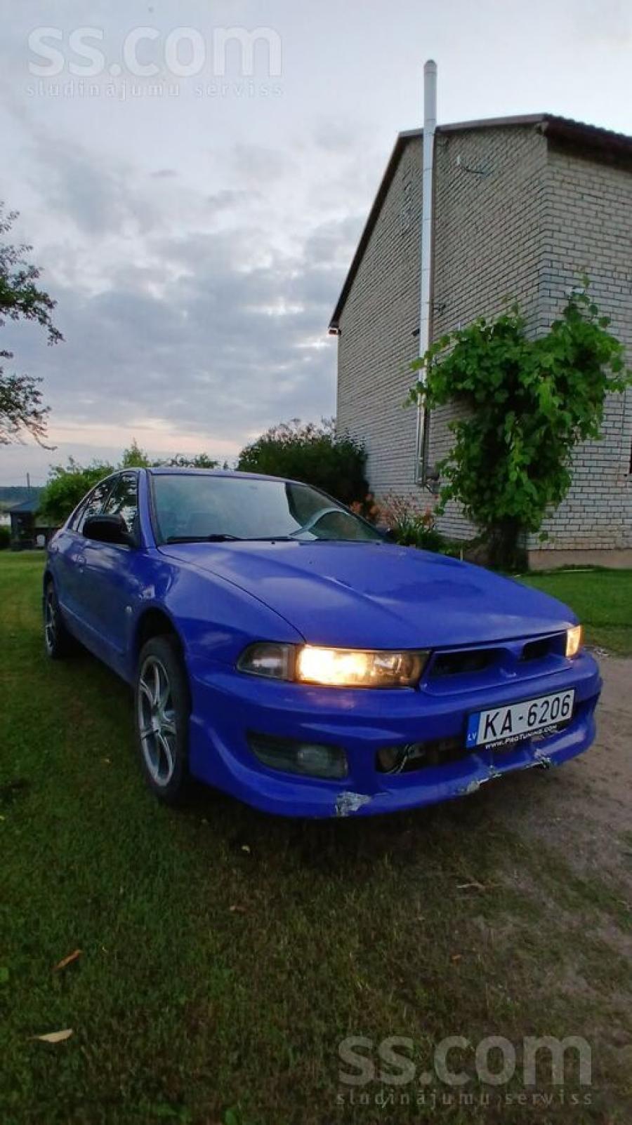 Zils Mitsubishi Galant 2001 Cēsis, ar dzinēja tilpumu 2.50 L un nobraukumu 350 tūkst. km par 3100 €, foto 3 vietnē AUTOMOTO.COM.LV