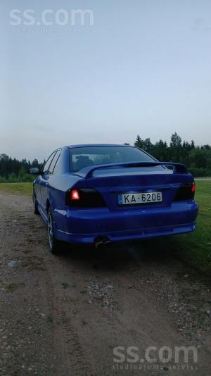 Zils Mitsubishi Galant 2001 Cēsis, ar dzinēja tilpumu 2.50 L un nobraukumu 350 tūkst. km par 3100 €, foto 5 vietnē AUTOMOTO.COM.LV