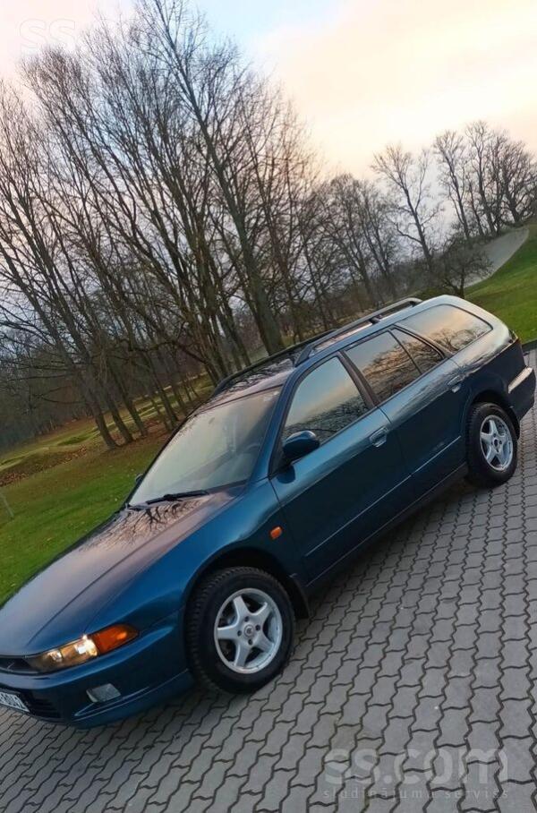 Blue Mitsubishi Galant 1999 in Preili, with an engine capacity of 2.00 L and mileage of 214 thousand km for 1650 €, photo 1 on AUTOMOTO.COM.LV
