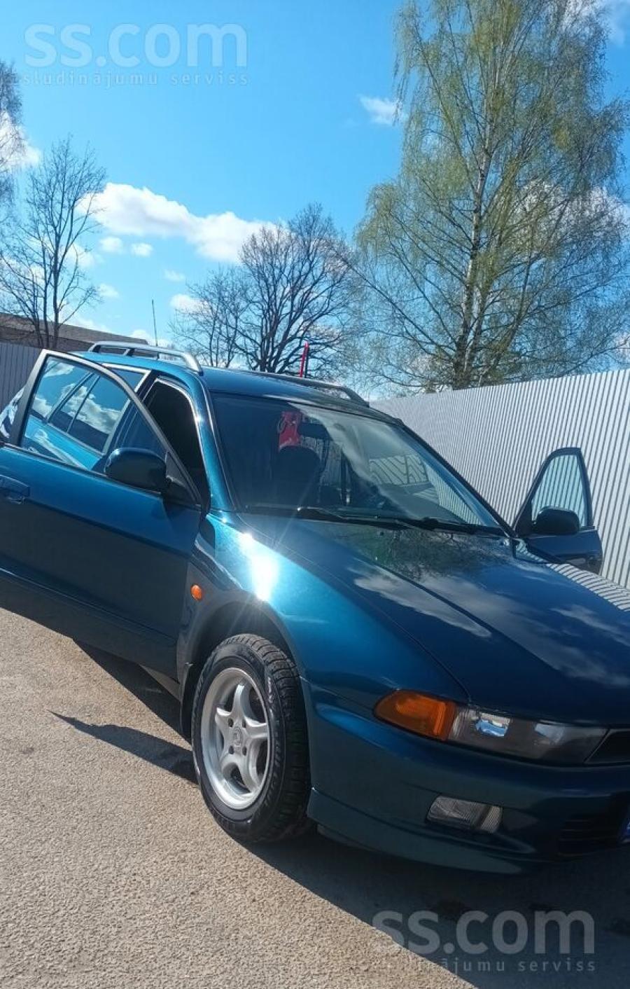 Blue Mitsubishi Galant 1999 in Preili, with an engine capacity of 2.00 L and mileage of 214 thousand km for 1650 €, photo 8 on AUTOMOTO.COM.LV
