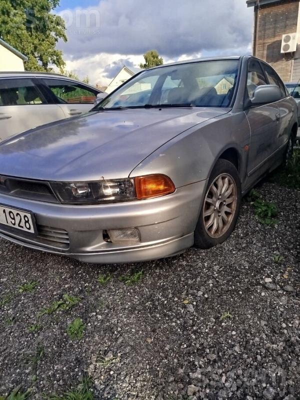 Pelēks Mitsubishi Galant 1997 Talsi, ar dzinēja tilpumu 2.00 L un nobraukumu 260 tūkst. km par 800 €, foto 1 vietnē AUTOMOTO.COM.LV