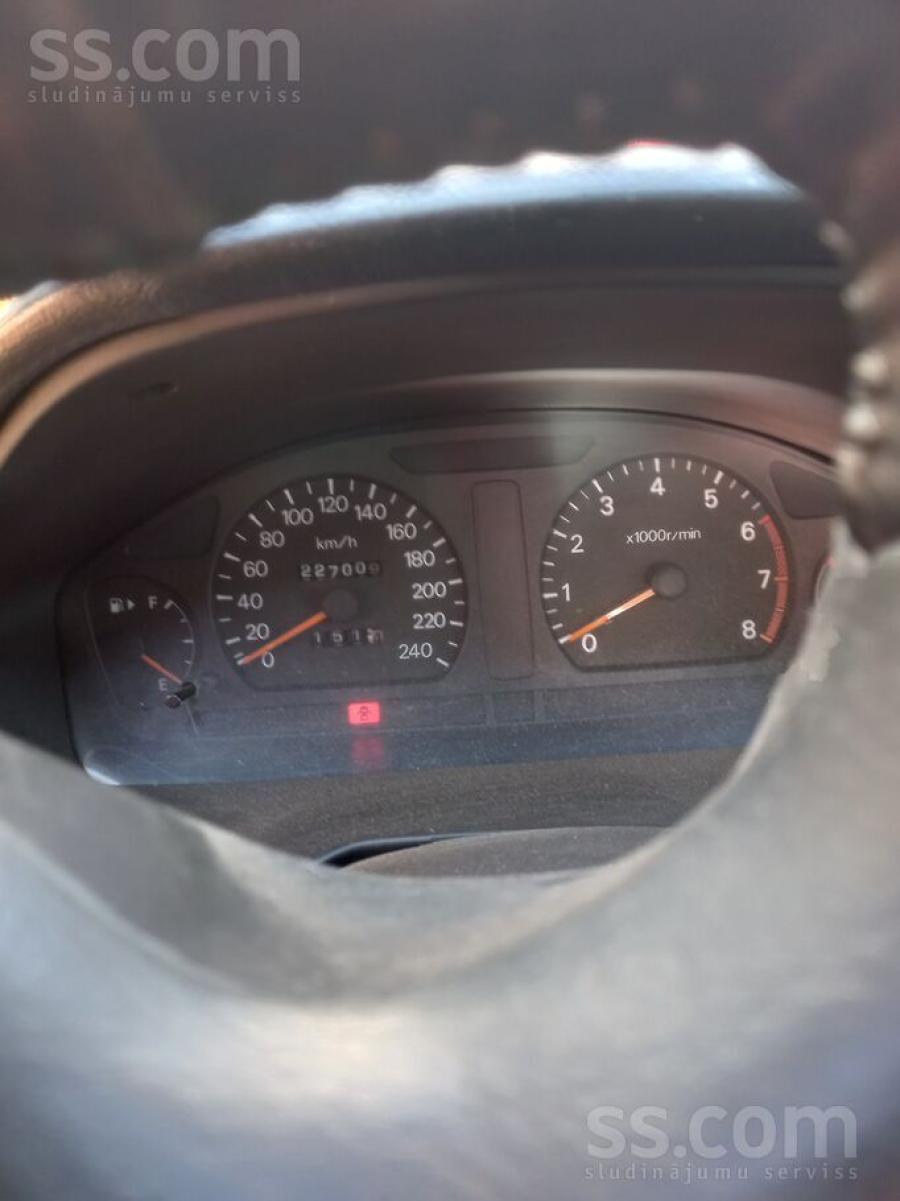 Grey Mitsubishi Galant 1999 in Jekabpils, with an engine capacity of 2.30 L and mileage of 270 thousand km for 1200 €, photo 9 on AUTOMOTO.COM.LV