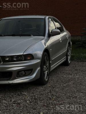 Grey Mitsubishi Galant 2002 in Liepaja, with an engine capacity of 2.50 L and mileage of 372 thousand km for 1500 €, photo 5 on AUTOMOTO.COM.LV