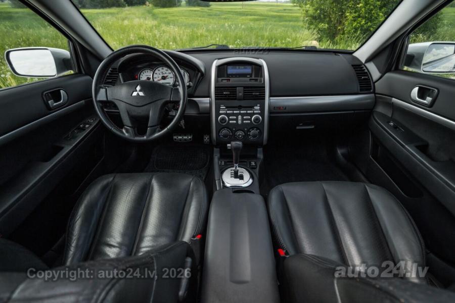 Pelēks Mitsubishi Galant 2007 Tallina, ar dzinēja tilpumu 3.80 L un nobraukumu 209 tūkst. km par 2499 €, foto 6 vietnē AUTOMOTO.COM.LV