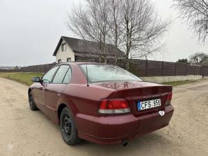 Red Mitsubishi Galant 1997 in Vilnius, with an engine capacity of 2.00 L and mileage of 257 thousand km for 1750 €, photo 3 on AUTOMOTO.COM.LV