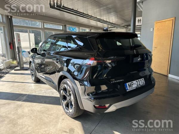 Мицубиси Грандис 2026 в Екабпилс на AUTOMOTO.COM.LV Черный Мицубиси Грандис 2026 в Екабпилс, объемом двигателя 1.30 л и пробегом 1 тыс. км за 29800 €, фото 4 на AUTOMOTO.COM.LV